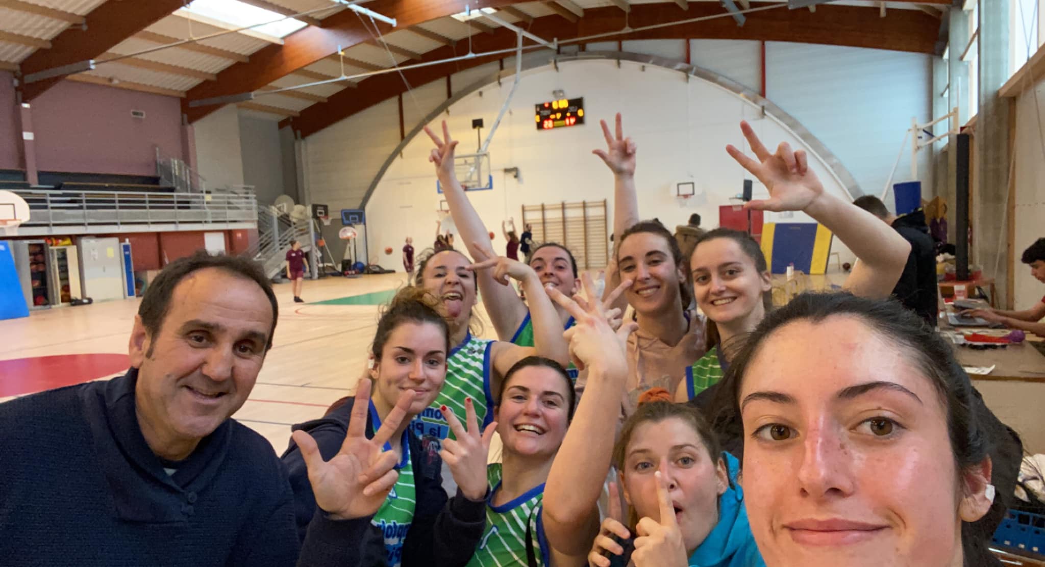 Victoire des SF2 - UJSBP Basket
